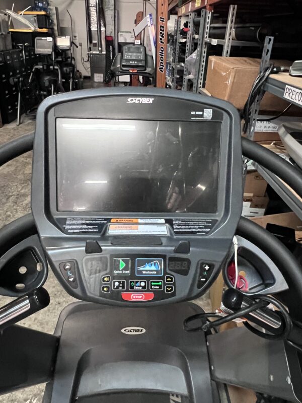 Cybex 525T Treadmill with E3 15.6˝ Touchscreen Console – Innovative Fitness